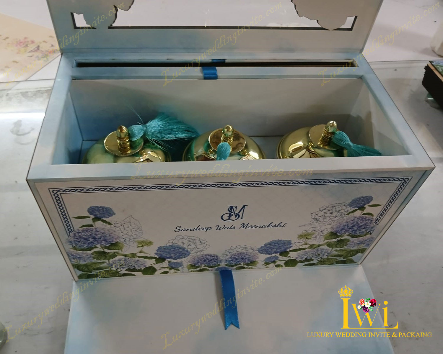 Elegant Hydrangea Invitation Gift Box - Perfect for Any Occasion 2024